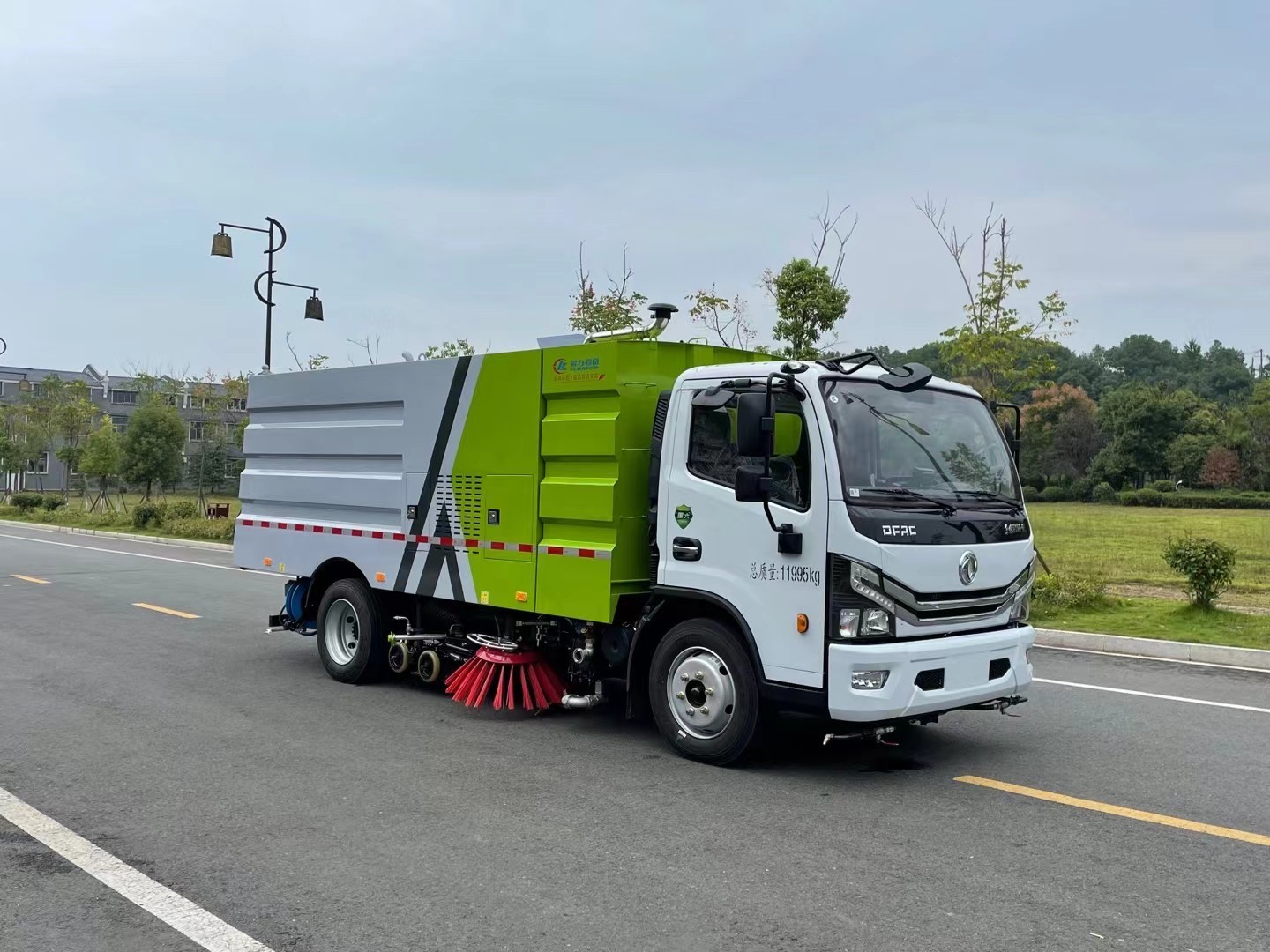 Factory Direct Sale 5 cbm Cleaning Water tank and 5 cbm High Pressure Road Sweeper Truck Street ...