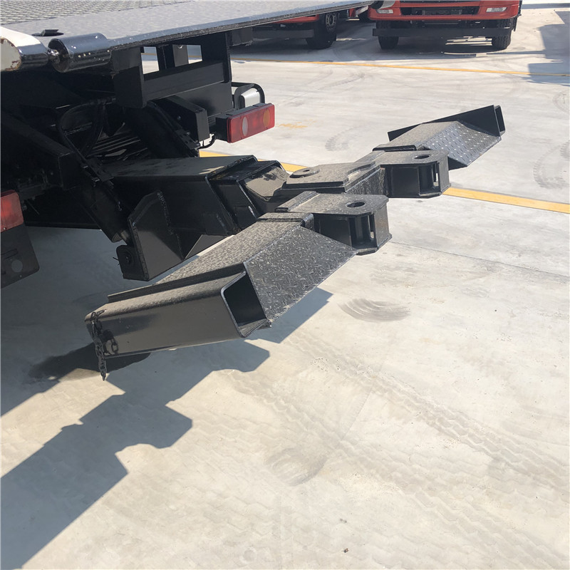 4x2 Euro 3 Dongfeng 8000kg Self Loader Tow Truck With 5 Tons Telescopic ...