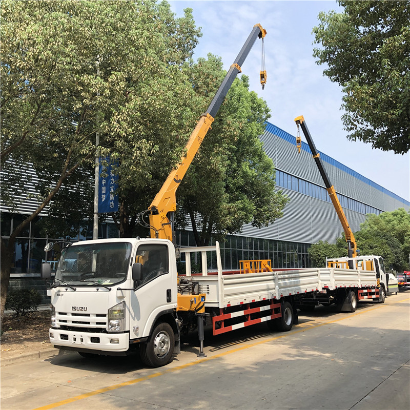 Isuzu ELF XCMG Straight Arm 5 Ton Truck Mounted Crane For Municipal ...